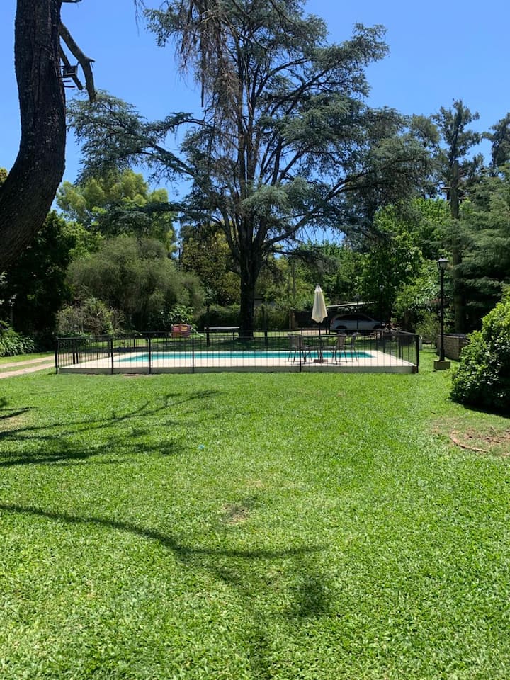 Casa Con Gran Parque, Pileta Y Parrilla - Bella Vista
