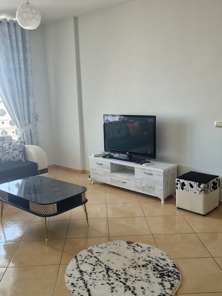 Elegant Apartment City Center - Fier