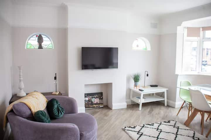Art Deco Stylish 3 Bed Apartment - サウスエンド＝オン＝シー