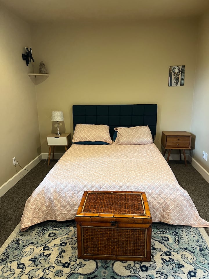 Private Downstairs In Beautiful Southwest Hills. - Eugene, OR