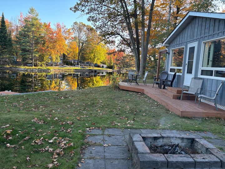 Tunnag Cottage On The River - Peaceful 2 Bedrooms - Kawartha Lakes