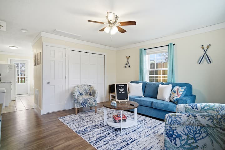 Vermilion Cottage - 2br Family & Pet Friendly Stay - Vermilion, OH