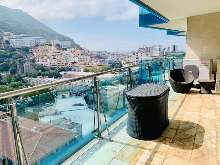 The Royal Sanctuary At Luxurious Ocean Village - Gibraltar