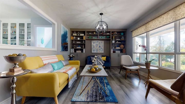 Morning Coffee & Lake Views! Peaceful City Getaway - Port Perry