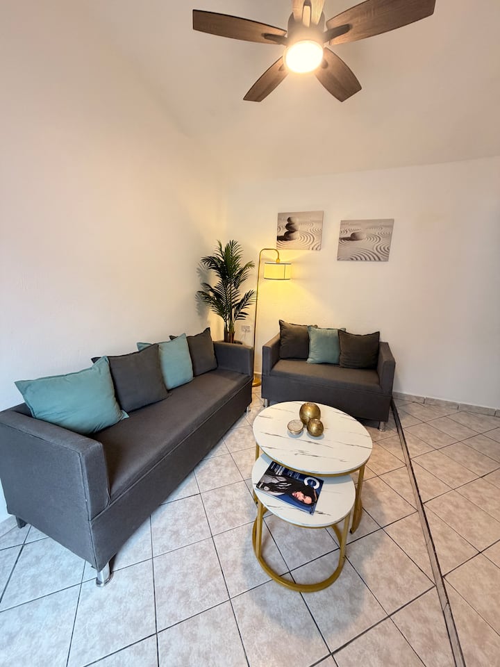 Depa Moderno 4(p) 
Con Netflix En Mty
Av. Lincoln - Monterrey