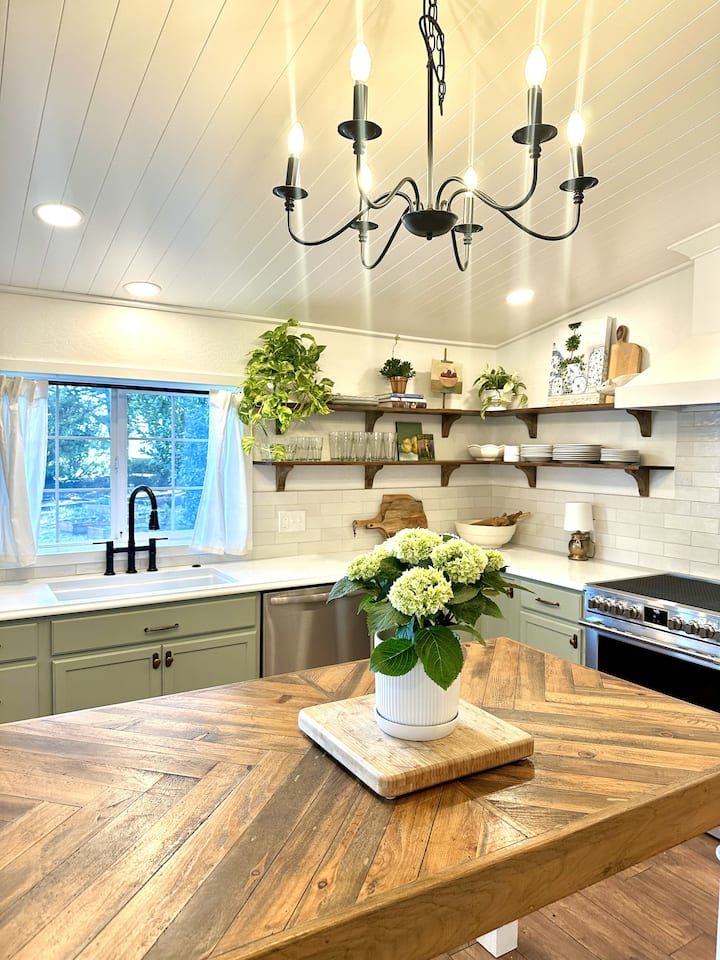 Guest House At Coburg Garden - Harrisburg, OR