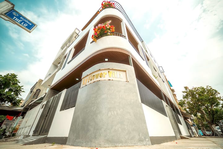 Luxury 7br Villa Near Beach With Jacuzzi - Vietnam