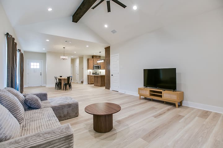 New 3br/2.5ba Stay | Clean, Spacious & Relaxing - San Angelo, TX