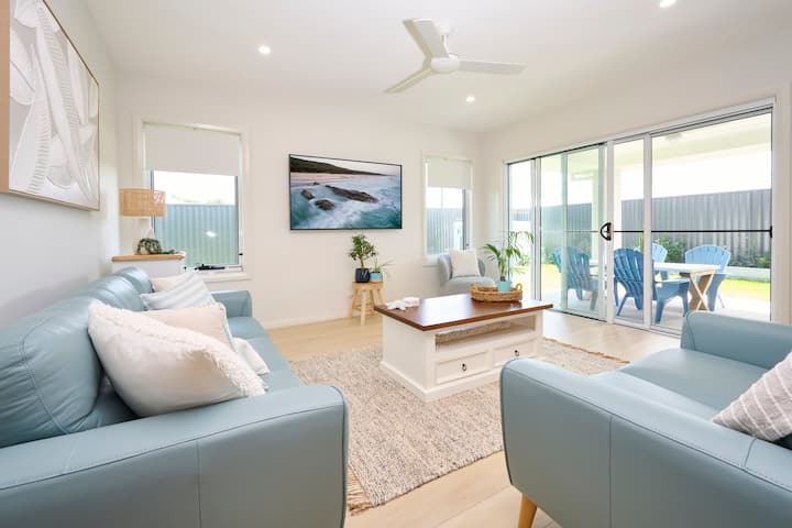 Near Beach, Big Yard+bbq, Family/group, New Home - Coffs Harbour