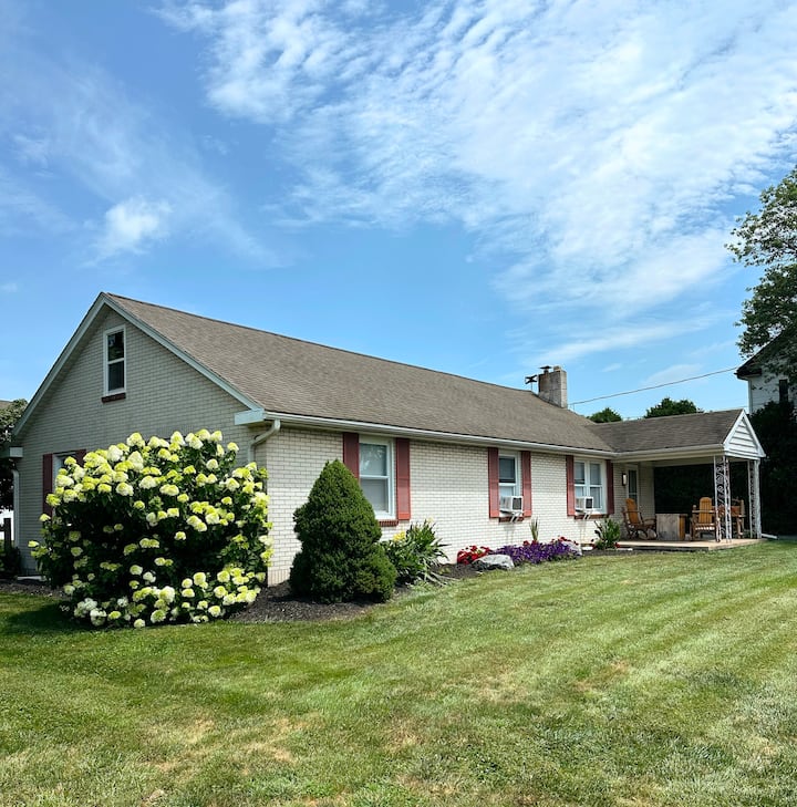 Bird-in-hand Farmette, 
4 Bedroom, 1-1/2 Bath - Lancaster, PA