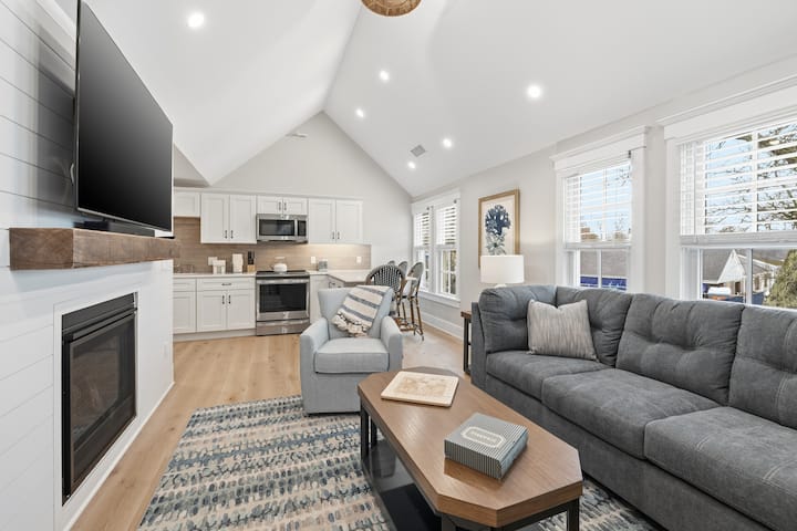 Lux On Main | Downtown | Parking | Sleeps 6, #201 - Martha's Vineyard, MA