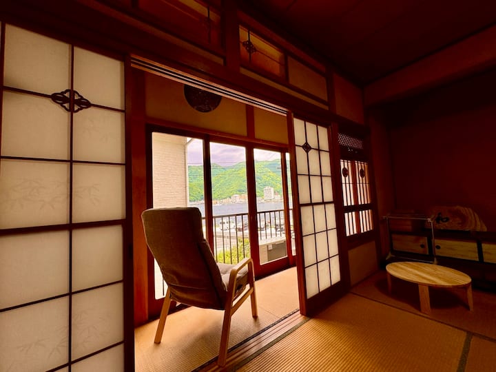 人気の釣り場目の前！港ビュー一棟貸し 夕日の海まで10秒 駐車場付き【Calmbaseいざよい】 - 누마즈시