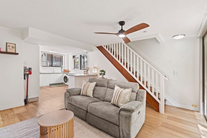 Chic 2br ·Quiet Area·free Pkg Walk To Beach & Tram - Gold Coast