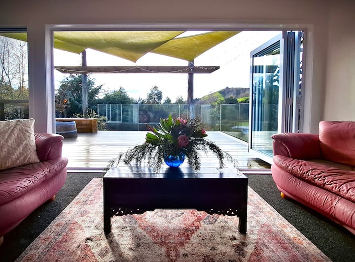 Misty Mountain Retreat And Pottery - Pahiatua