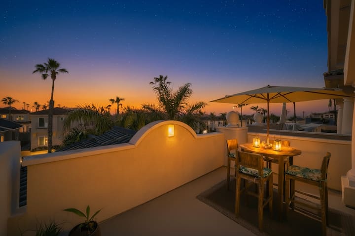 *New Modern Coastal Stay W/ Rooftop + Beach Gear - Oceanside, Californie