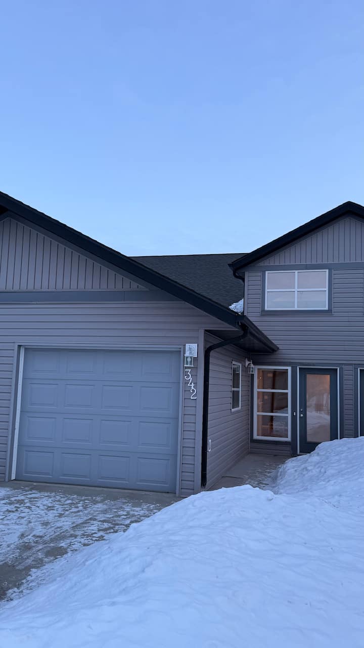 Entire Townhouse In Winkler - Winkler
