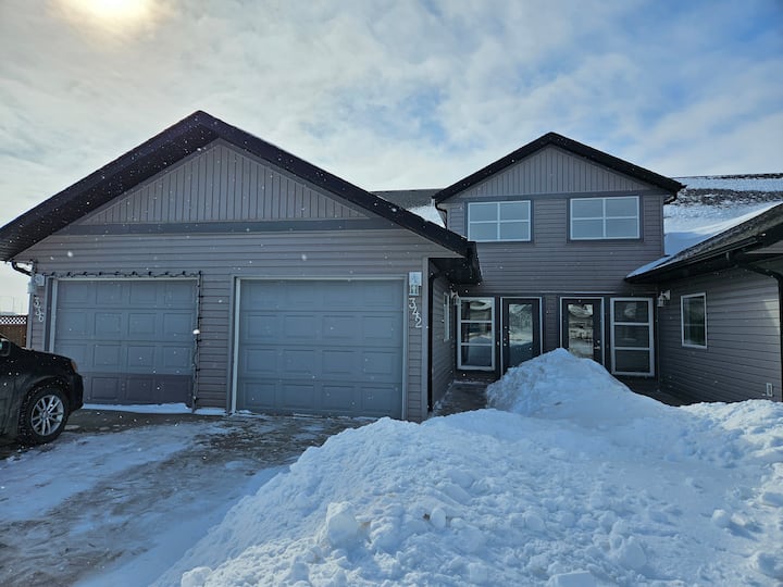 Entire Townhouse In Winkler - 