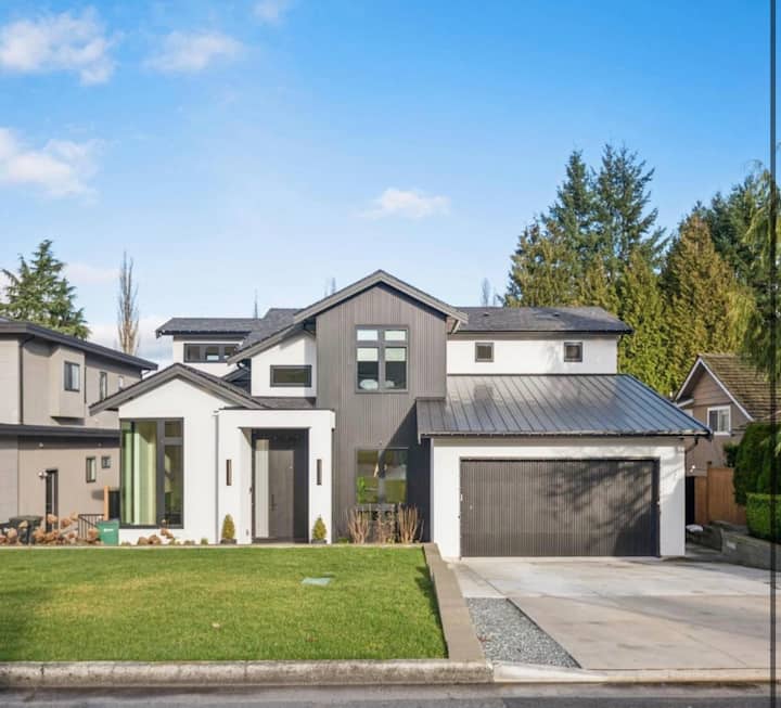 Modern 4br Retreat Ideal For Fifa World Cup Visit - Burnaby
