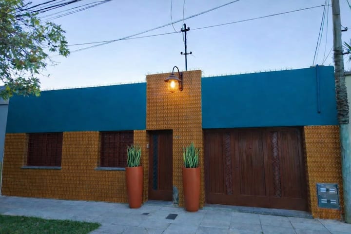 Lo De Miguel - Casa 8 Ambientes, Céntrica Y Garage - Santa Fe