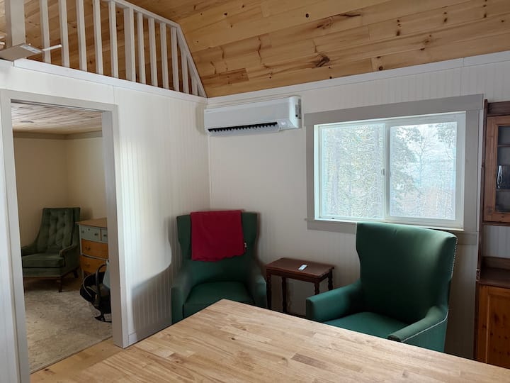 Cozy Loft Cabin In The Woods |Family Friendly - East Glacier Park, MT