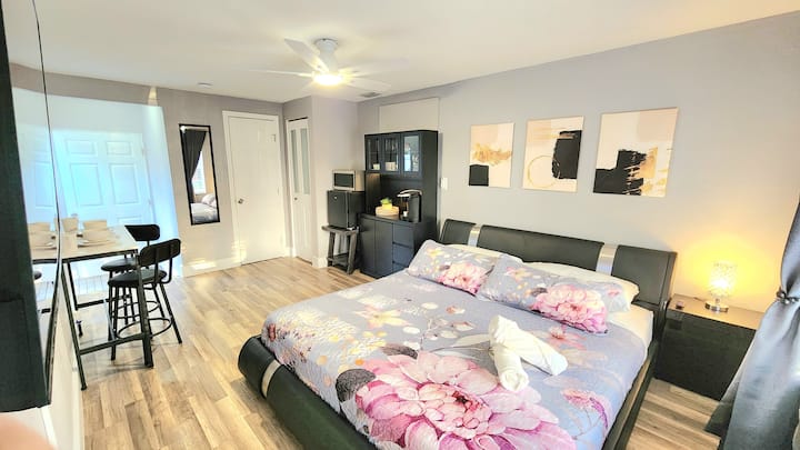 Private Studio King Bed - Sunny Isles Beach, FL