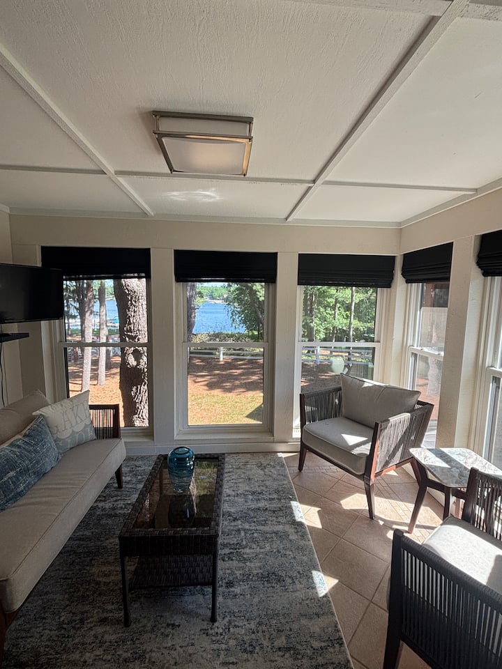 Bennis Waterside Bungalow - Wisconsin Dells, WI