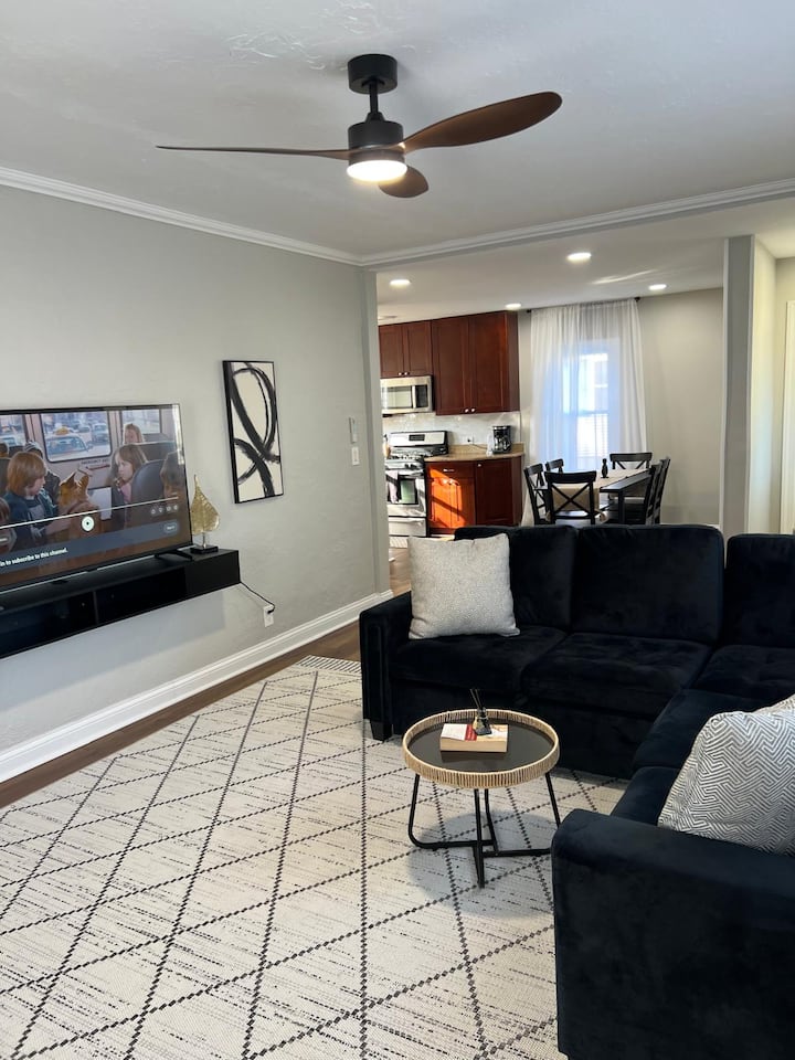 3br Oasis| Near Advocate Sherman & St. Joseph - Bartlett, IL