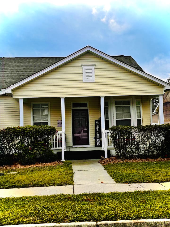 The Bluffton Buttercup : Cozy Lowcountry Charm - Bluffton, SC