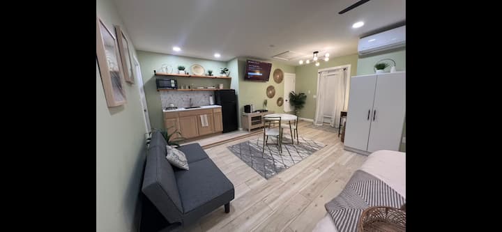 Boho Retreat Private King Bed Country Living - El Paso, TX