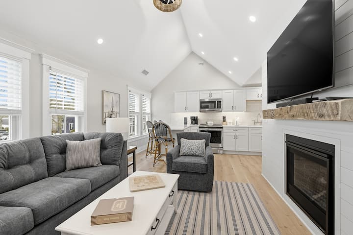 Lux On Main | Downtown | Parking | Sleeps 6, #203 - Martha's Vineyard, MA