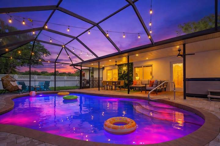 Heated Pool And Spa Near Siesta Key | Sleeps 10+ - Sarasota, FL