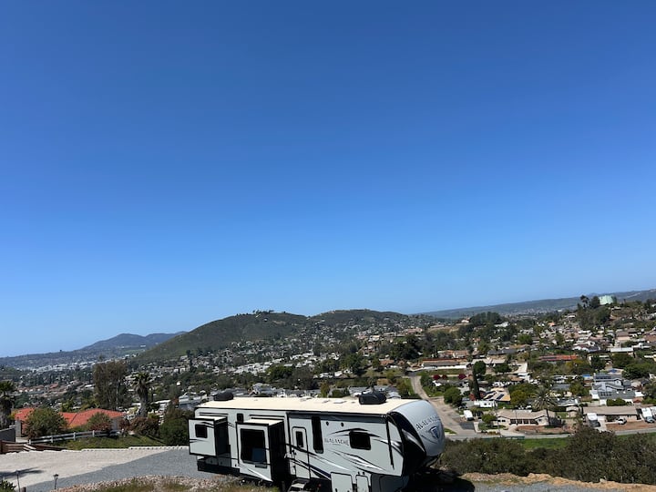Luxury Glamping Rv With Beautiful Mountain View - San Diego, CA