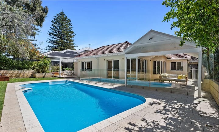 Huge Coastal Home W/ Pool | 2 Streets To Beach - 弗里曼特爾