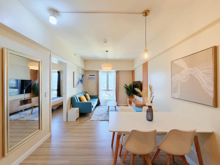 Stylish 1br Condo Cebu City It Park W/pool & Wi-fi - Cebu City