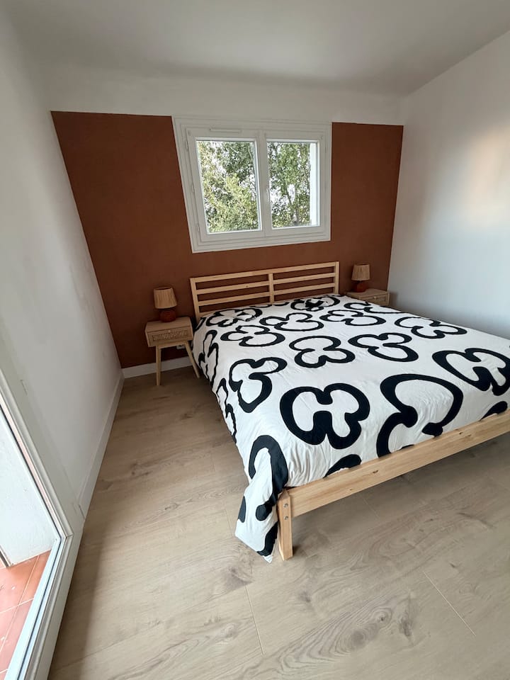 Appartement +Terrasse + Terrain De Pétanque - Le Pradet