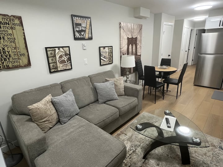 The Elara In Rosewood | Cozy And Elegant 2br Suite - Saskatoon