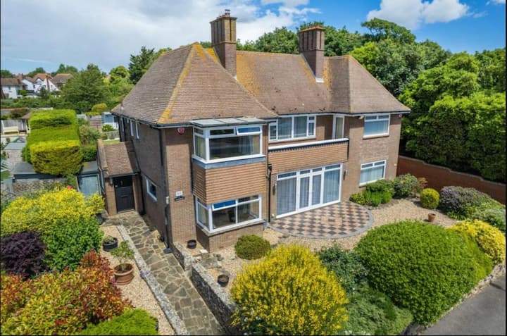 Luxury 5-bed Seafront House | Direct Sea Views - Broadstairs
