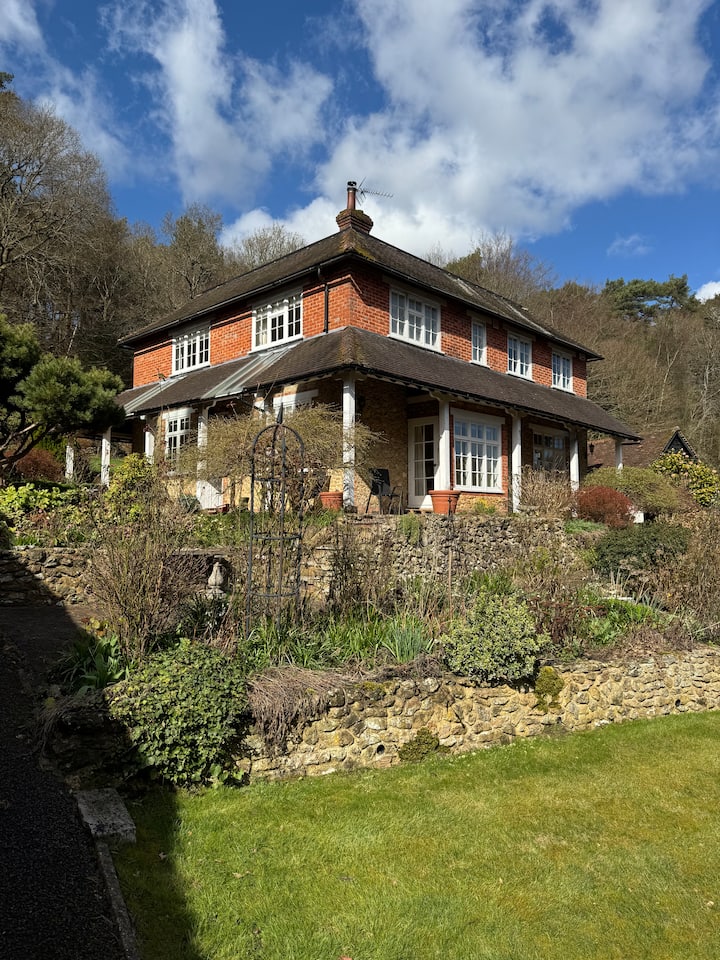 Warren Cottage In A Stunning Location - Shere