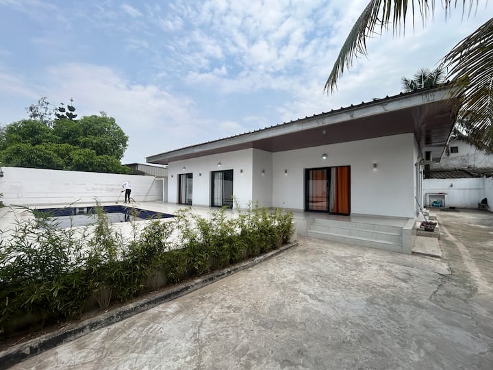 Villa Avec Piscine à Louer à Pointe Noire - Pointe-Noire