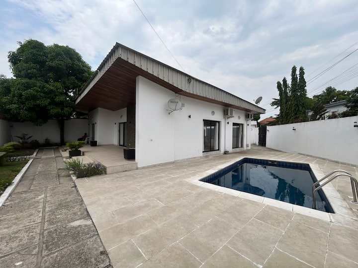 Villa Avec Piscine à Louer à Pointe Noire - Pointe-Noire