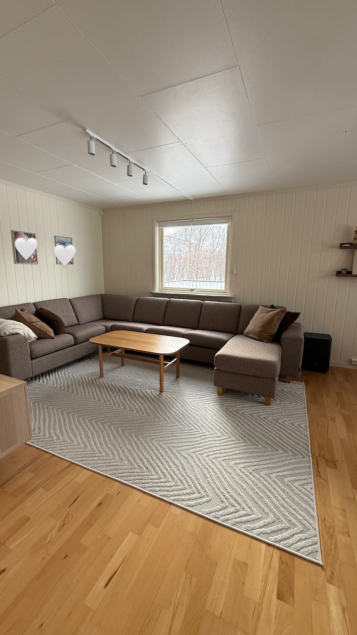 Huset På Bjørkeng- Et Romslig Hus I Nuvsvåg - ノルウェー アルタ