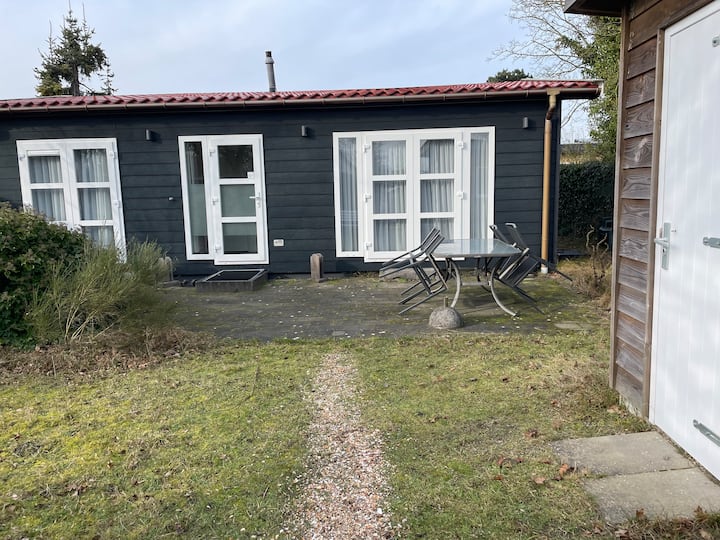 Chalet Met Afsluitbare Tuin. - South Holland
