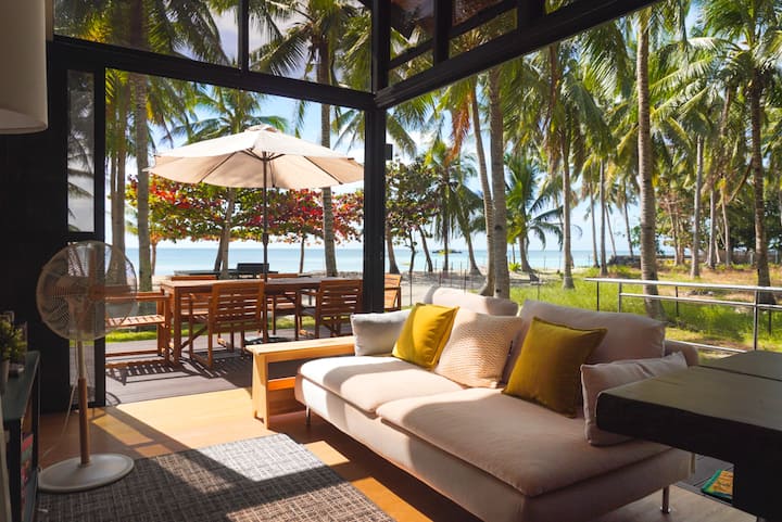 Peaceful Oceanfront Villa In Romblon - Filipinler