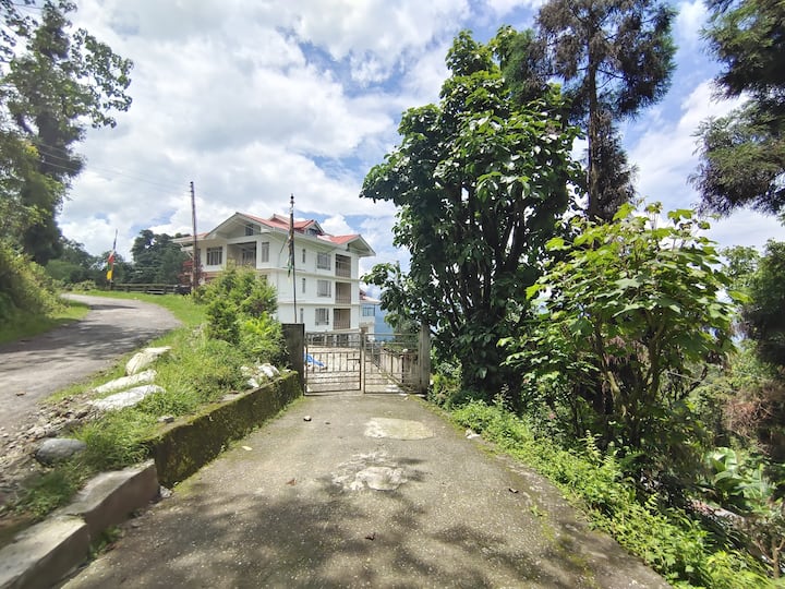 Kanchenjunga View Homestay W/ Owners' Care, Sikkim - Aritar