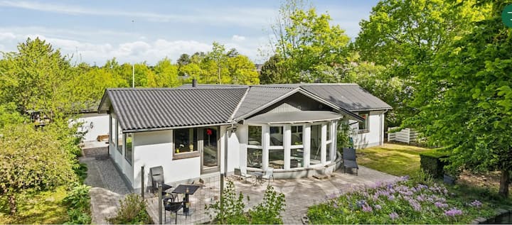 Hyggelig Og Rummelig Feriehus Tæt På Ebeltoft - Ebeltoft