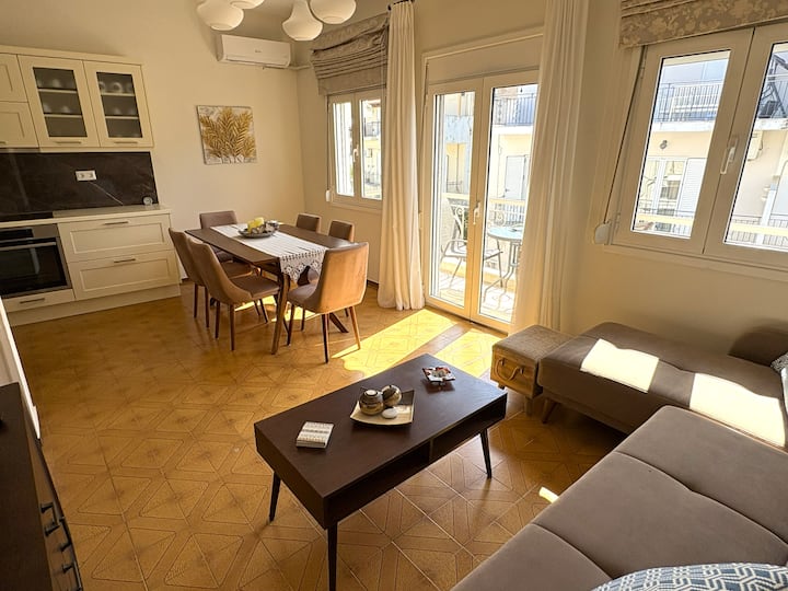 Kiki's City Nest, Bel Appartement Pour 5 Personnes - Skiathos