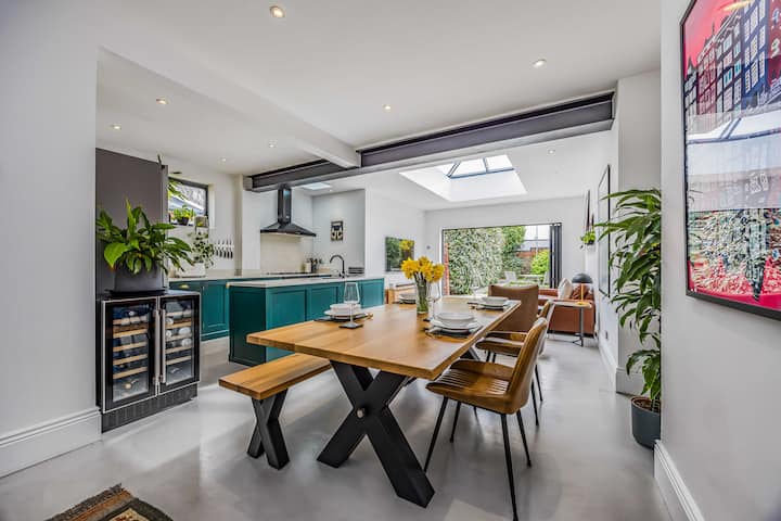 Gorgeous Family Home With Garden | Pass The Keys - Portsmouth