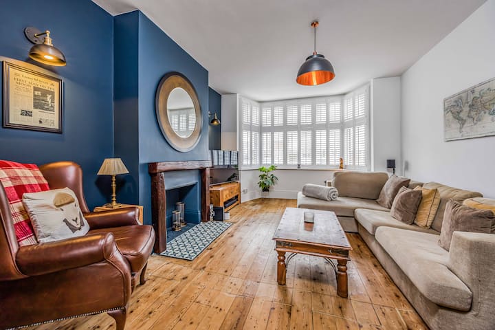 Gorgeous Family Home With Garden | Pass The Keys - Southsea