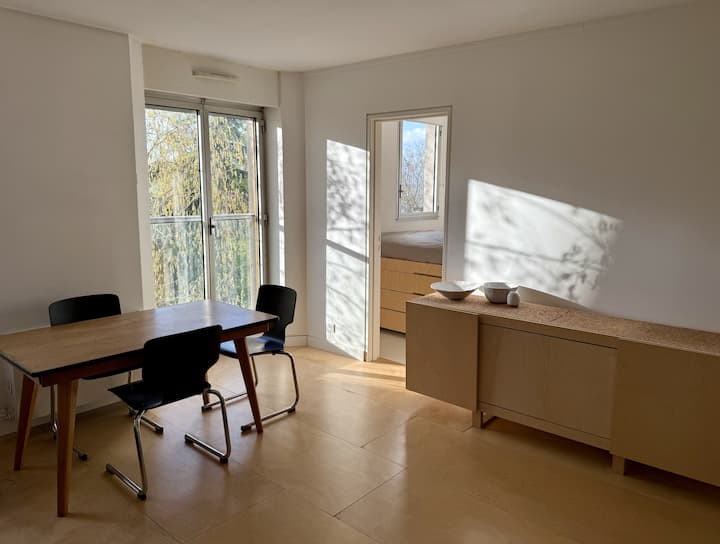 Bright And Quiet 1-bedroom Apartment — Paris 20e - Ménilmontant