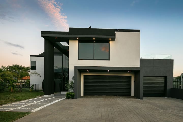 Stylish Apartment Hartbeespoort Dam Nature Reserve - Hartbeespoort